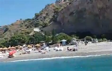 Nudistas indignados por un vídeo en el que se les ridiculiza