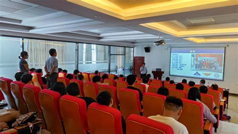 苏州大学程亮教授、山东大学郑立梅教授以及中科院上海硅酸盐赵坤宇副研究员来重点实验室讲学 广西光电材料与器件重点实验室