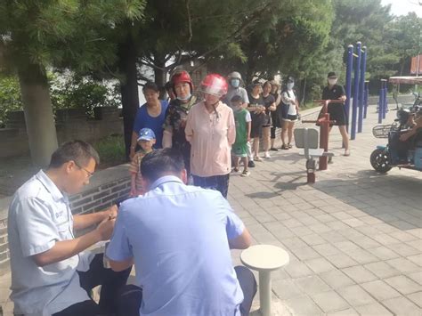 【志愿服务·文明交通】鹰手营子矿区北马圈子镇：电车上牌进村企 贴心服务赢点赞澎湃号·政务澎湃新闻 The Paper