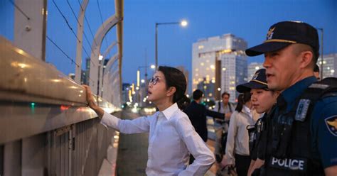 홍준표 “김건희 여사 공개활동 자제한 권양숙 여사처럼 처신하라”
