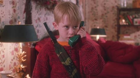 En Attendant Noël Disney Dévoile La Bande Annonce Du Remake De Maman