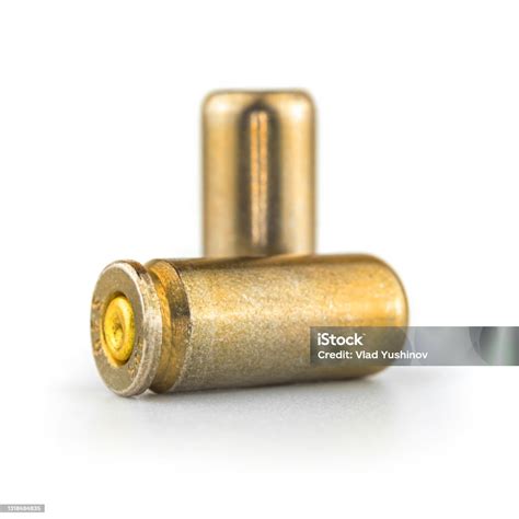 흰색 배경에 9mm 권총 총알 클로즈업 및 높은 상세한 사진 0명에 대한 스톡 사진 및 기타 이미지 0명 개체 그룹 구경