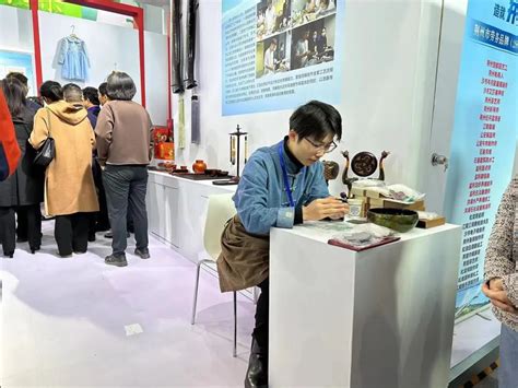 劳务品牌 造就“荆”彩——荆楚非遗传承院参加湖北省首届劳务品牌展示交流活动长江艺术工程职业学院主网站