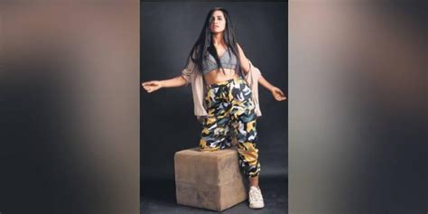 Bollywood Playback Singer Nikhita Gandhi To Perform Live In Hyderabad
