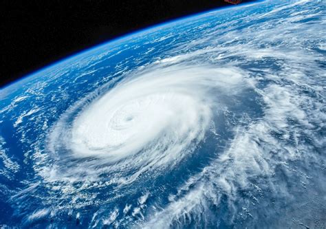 El Centro Nacional De Huracanes Alerta Lee Ya Es Un Devastador E