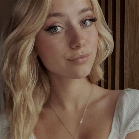 Luciajoyfull S Profile Vids Pics More Manyvids Manyvids