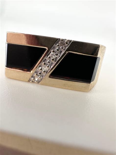 Signet Unisex Onyx Diamond Ring 10 Karat Yellow Gold Textures Ring For