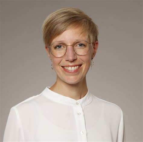 Carolin Arlt Head Of Medical Specialty Care Abbvie Österreich