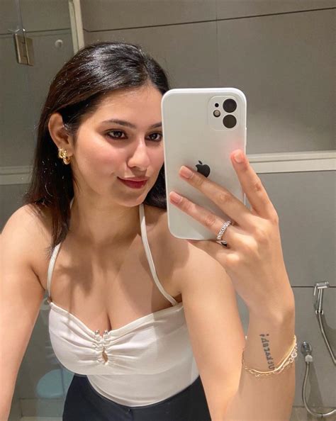 sakshi joshi sending you bathroom selfie r sakshijoshifap