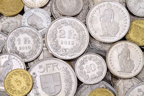 Pila De Monedas Modernas Del Franco Suizo Imagen De Archivo Imagen De