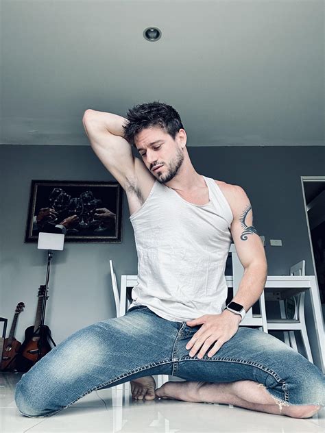 Hunka Hunka Burnin Rmalebiceps