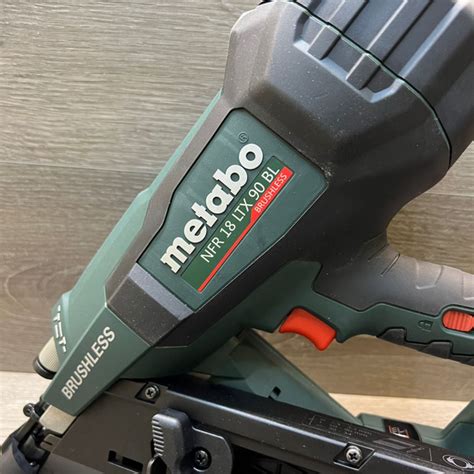 Аккумуляторный гвоздезабиватель Metabo NFR 18 LTX 90 BL, 612090800,2акб ...