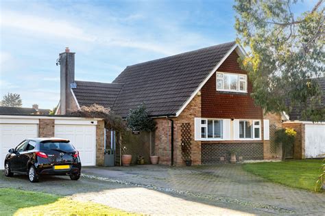 4 Bed Detached House For Sale In Fairoak Close Kenley Cr8 Zoopla