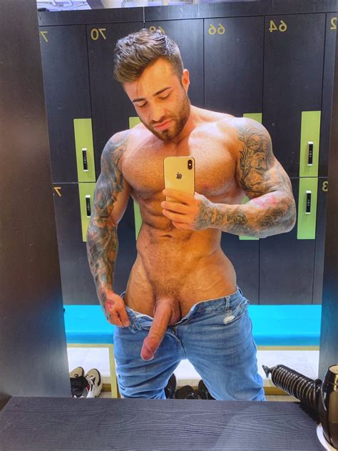 Flaunting In The Locker Room Page 89 Lpsg