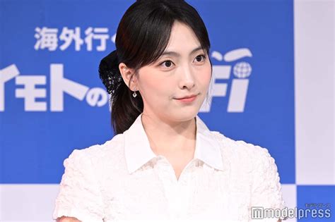 画像18 21 Kara知英、ミニ丈×網タイツで美脚スラリ モノトーンコーデに「可愛すぎる」「ビジュ大優勝」と絶賛の声 モデルプレス