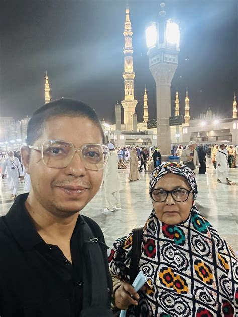 Shafiqur Rahman আমার কাছে পৃথিবীর বেহেশত হচ্ছে মা। বছর কয়েক আগে নিঝুম দ্বীপ গিয়েছিলাম