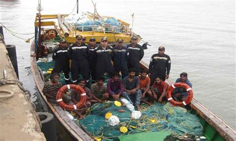 Coast Guard Rescues 8 Fishermen