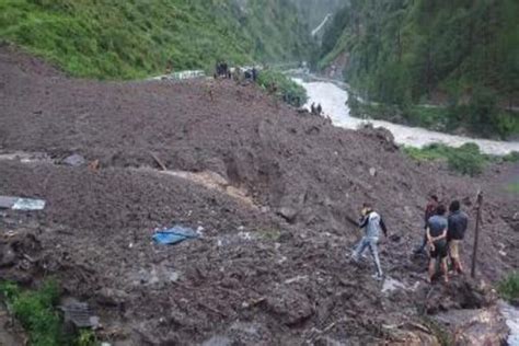 17 Dead 5 Missing In Nepal Landslides