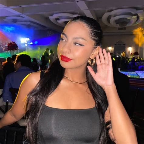 Alicia Diaz Aaliciadiaz • Threads Say More