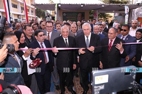وزير الزراعة ومحافظ الجيزة يفتتحان معرض خير مزارعنا لأهالينا للسلع