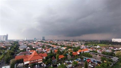 Jawa Timur Diguyur Hujan Hingga Februari Surya Travel