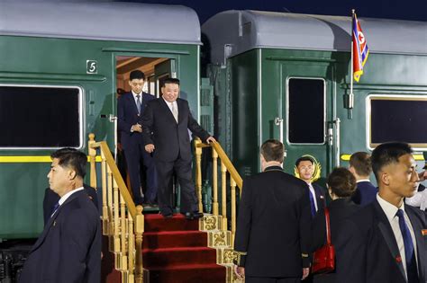 Kim Jong Un And Vladimir Putin Dine On Crab Dumplings Sturgeon And Beef