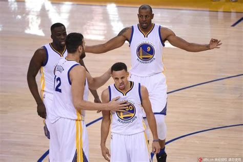 单赛季402记三分！库里封神成nba历史第一人 Nba新浪竞技风暴新浪网