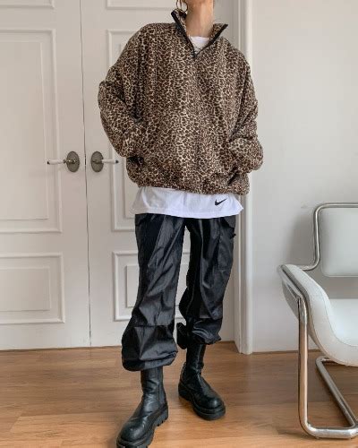 호피 밀리터리 아노락 맨투맨티 긴팔티 박스핏 오버핏 편한옷 에이블리