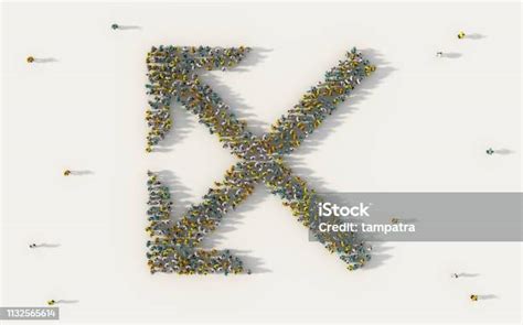 비즈니스 소셜 미디어 및 흰색 바탕에 커뮤니티 개념에 큰 방향 화살표 기호를 형성 하는 사람들의 큰 그룹 위의 군중 그림의 3d