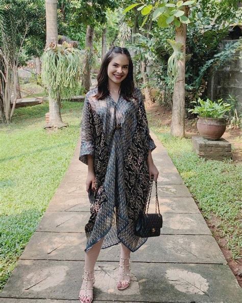 Pin Oleh Namiee Di Dipakai Pakaian Modern Pakaian Mewah Gaun Batik
