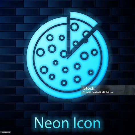 빛나는 네온 피자 아이콘 벽돌 벽 배경에 고립 벡터 일러스트 고기에 대한 스톡 벡터 아트 및 기타 이미지 고기 레스토랑 메뉴판 Istock