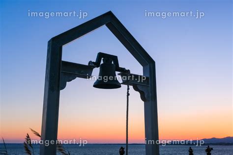 静岡県浜松市 夕暮れの浜名湖sa、恋人の聖地 ハートロック In 浜名湖saの写真素材 202861780 イメージマート