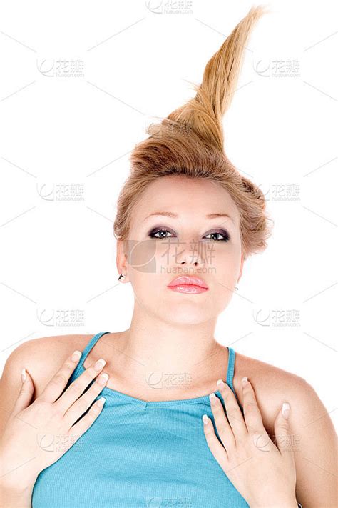迷人的金发女孩的肖像