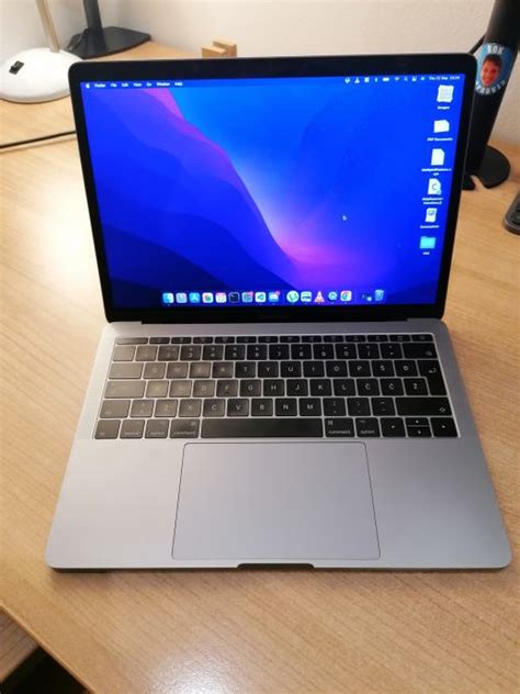 MacBook Pro 13 2017 8GB Ram 256GB