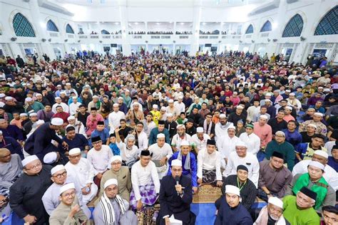 12 000 Jemaah Imarahkan Masjid Sultan Iskandar
