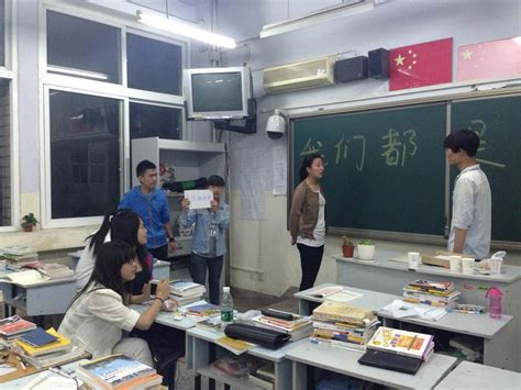13级酒店管理5班举办“我们都是好青年”智力活动 酒店管理学院