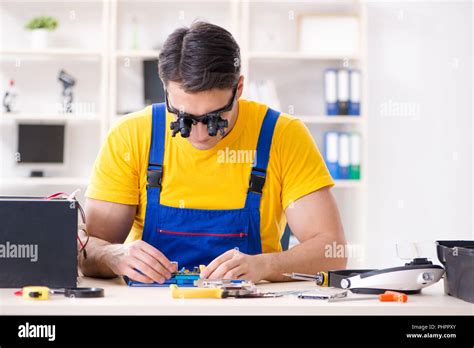 Computer Repair Technician Repairing Hardware Stock Photo Alamy