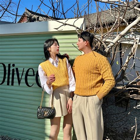 스텔라 캐시미어 꽈배기 니트 코디 제주도 데이트 신혼여행 봄 커플 시밀러룩