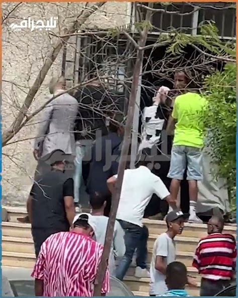 بعد دهـ ـ ـسه عامل دليفري لحظة دخول ابن أحمد رزق المحكمة Trending