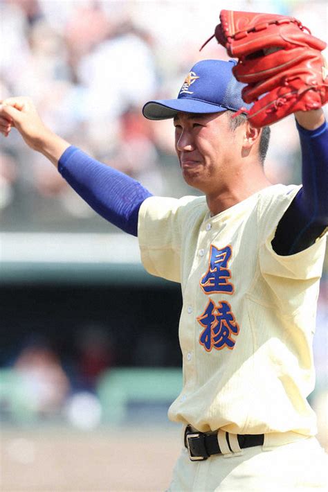 ＜石川大会 小松大谷・星稜＞ 9回2死満塁、東海林の勝ち越しの本塁打に涙する星稜・奥川 （撮影・平嶋 理子） ― スポニチ Sponichi