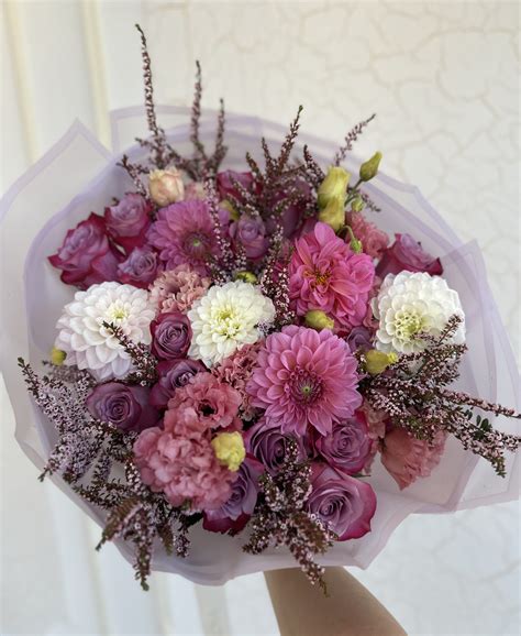 Liana Bella Rosa Flowers