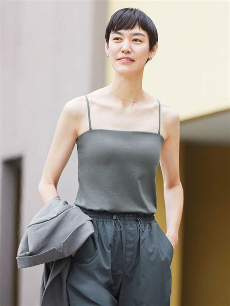 「supima Cotton크루넥t 반팔 、파라슈트팬츠」을 를 착용하였습니다 Uniqlo