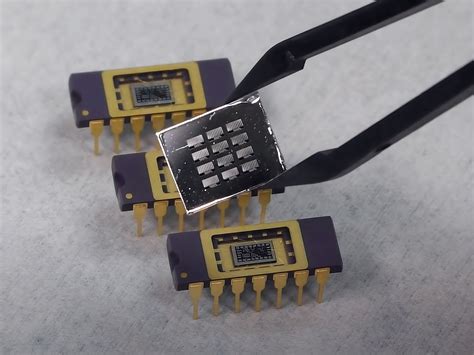 22 Year Old Sam Zeloof Reveals Homemade Z2 Silicon Chip With 1200