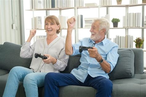 Page 17 Seniors Playing Games Images Free Download On Freepik