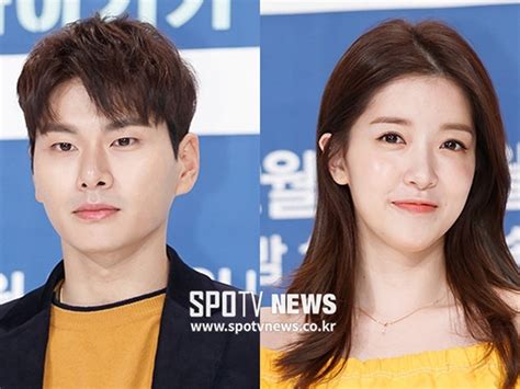Belum Lama Go Public Lee Yi Kyung Dan Jung In Sun Waikiki