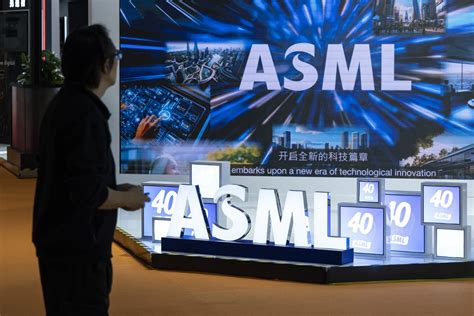 Asml Outlook Clouded By Intel Samsung And China Chip Challenges