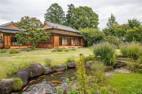 根津記念館 富士山を借景とした芝庭庭園 庭園ガイド