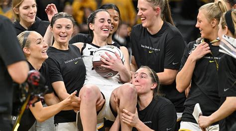 Caitlin Clark Wants Spotlight To Focus On Iowa Womens Basketball As