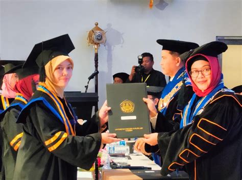 Ugj Cirebon Wisuda Mahasiswa Dari Fakultas Dan Pascasarjana