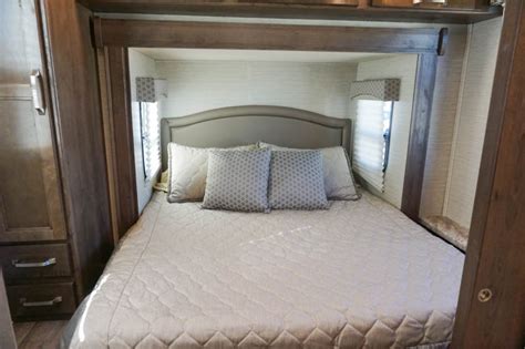 24 Jayco Melbourne Class C Rv Rental Rent For Fun Luxury Rv Rentals Repair Parts And Sales